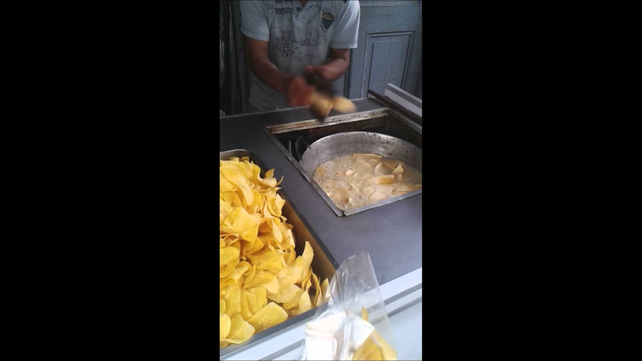 Como hacer chifles - platano frito - YouTube