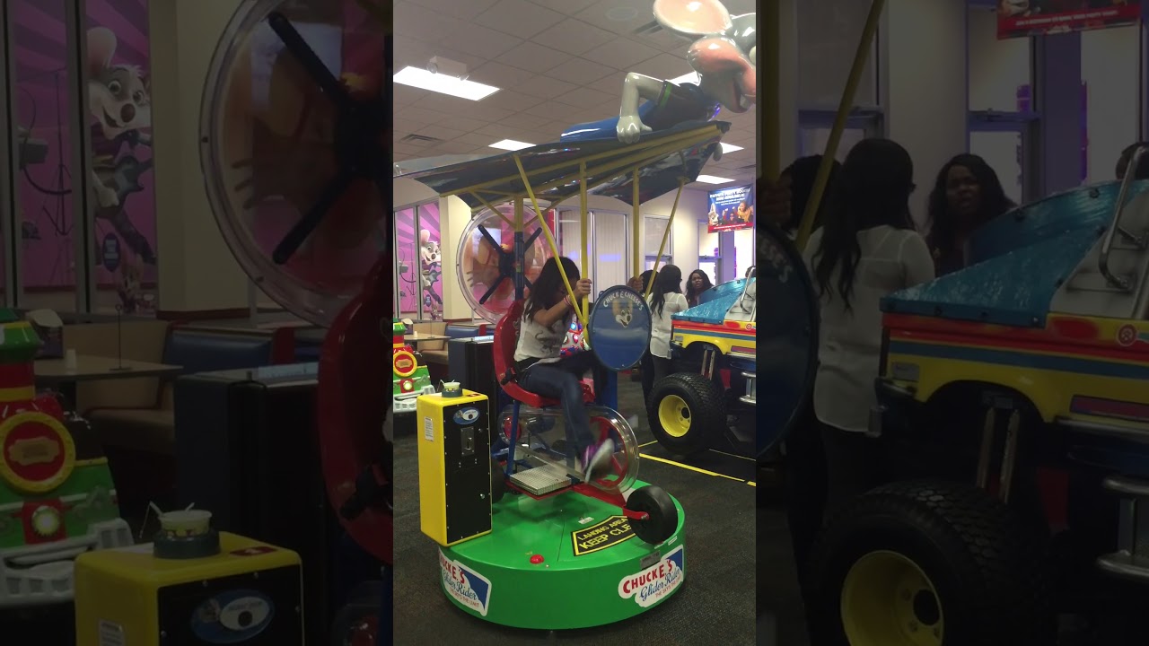 Alcina on the Chuck E. Cheese flying bike...😂😂😂 - YouTube