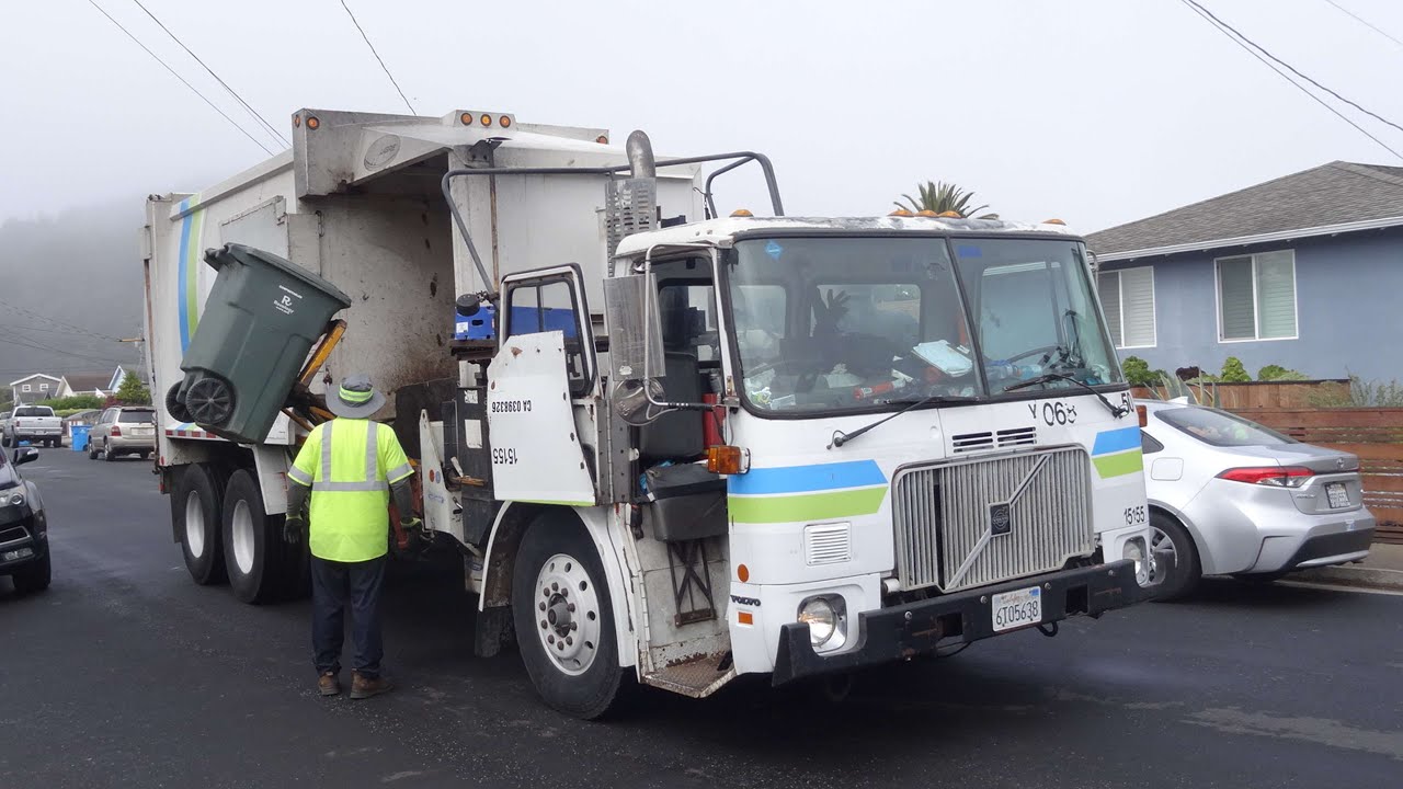 Ex NorCal Waste Volvo WXLL Labrie Expert 2000 - YouTube