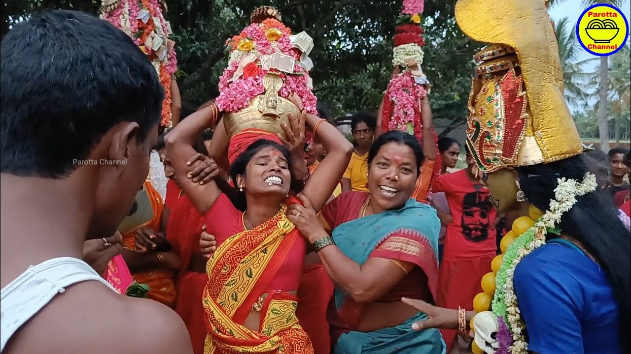 ஓம் சக்தி கரகம் எடுத்த பெண் அருள் வந்து சாமி ஆட்டம் | Sami Attam ...