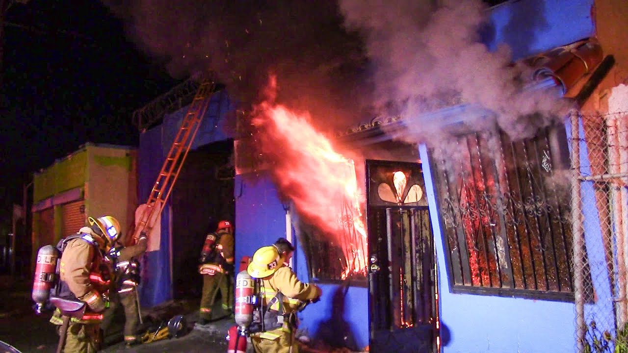 (Pre-Arrival) LAFD Commercial Fire; Station 33 (South LA) - YouTube