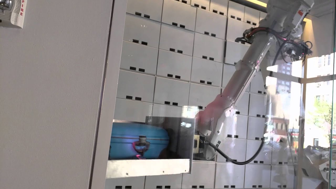 YOTEL ROBOT EQUIPAJE | NEW YORK 2015 - YouTube
