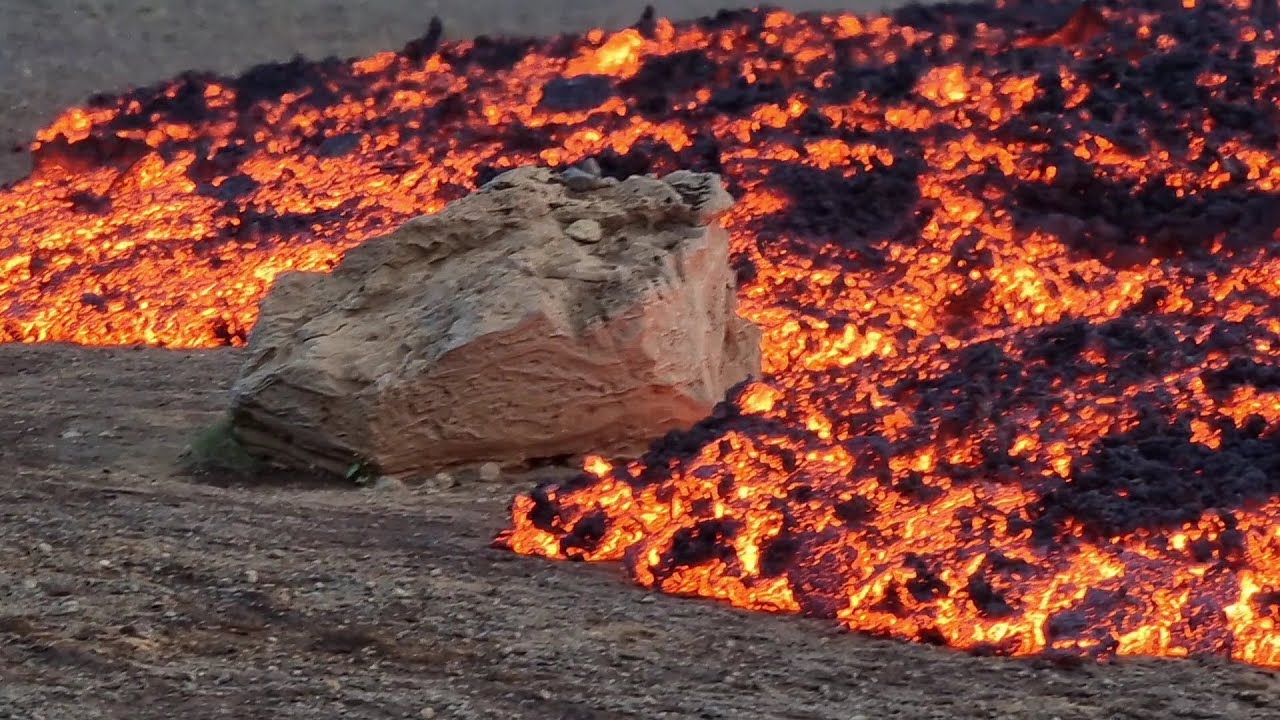 IMPRESSIVE LAVA FLOOD in Nátthagi valleys 🔥 14.06 - YouTube
