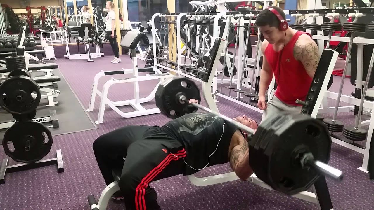 405 lb bench press x 12 reps at 238 lbs - YouTube