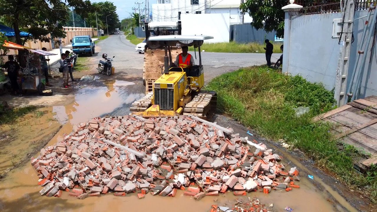 Good Job!!! Operator Skills Widen Basic Roads By D20P Bulldozer Pushing Construction waste The ...