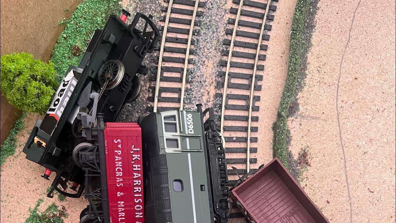 Model trains running, oo gauge layout, give me some ideas. - YouTube