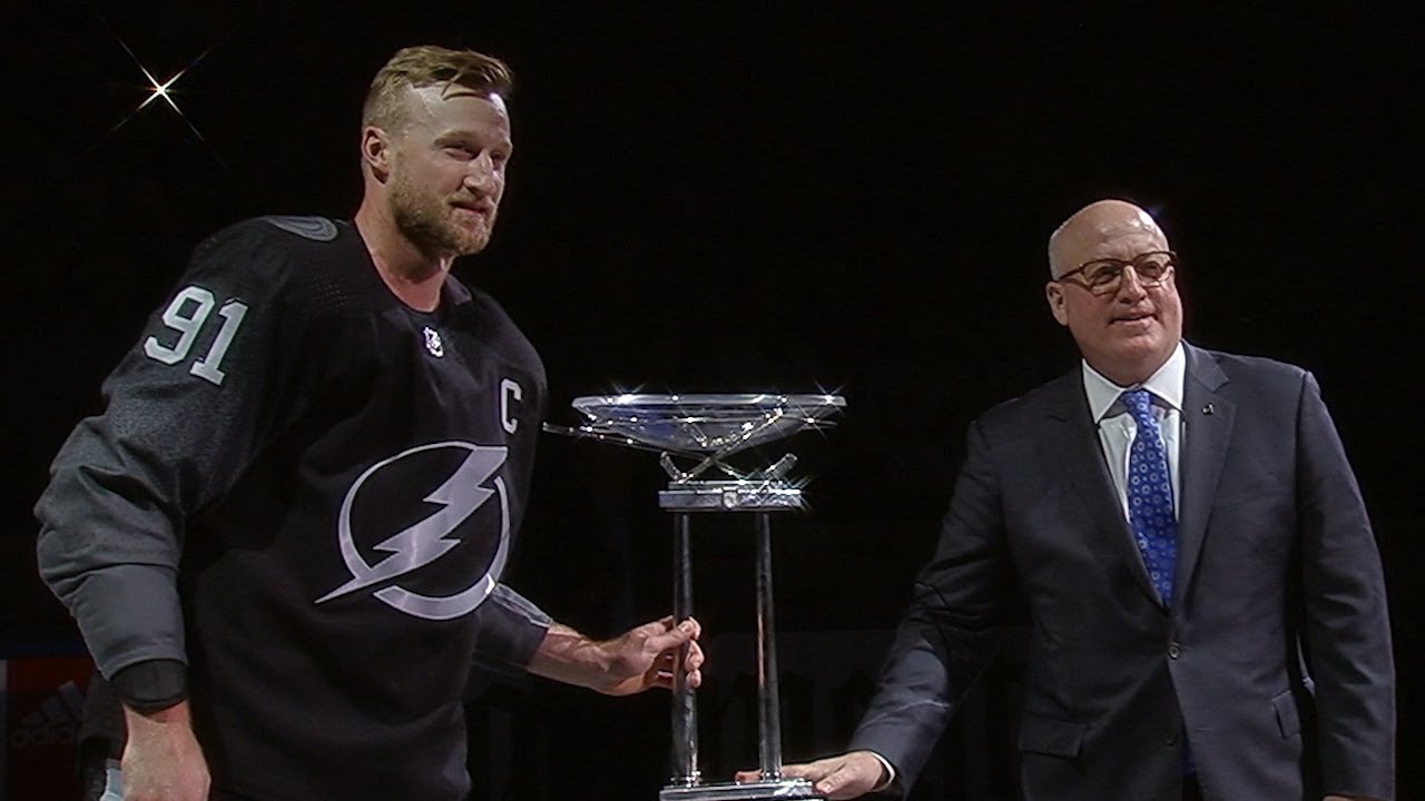 Tampa Bay Lightning receive Presidents' Trophy for first time - YouTube