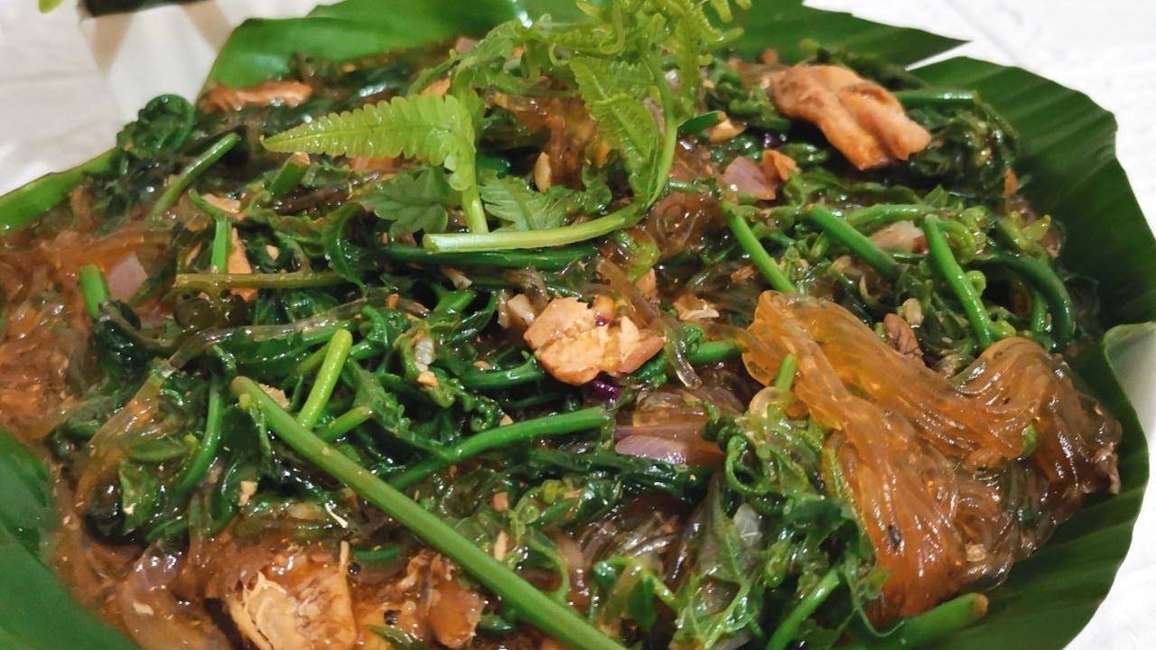 Ginisang Pako with Sardines II Edible Fern Vegetable II Lutong ...