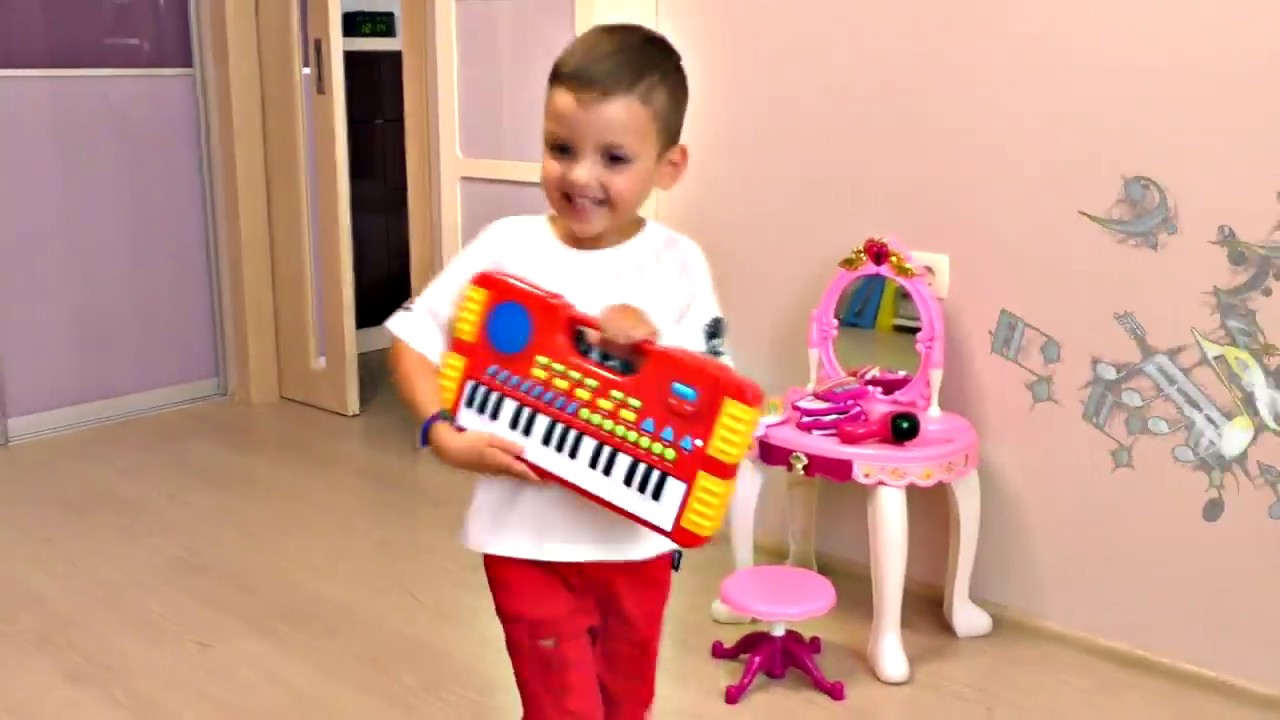 Masha and her magic story - YouTube