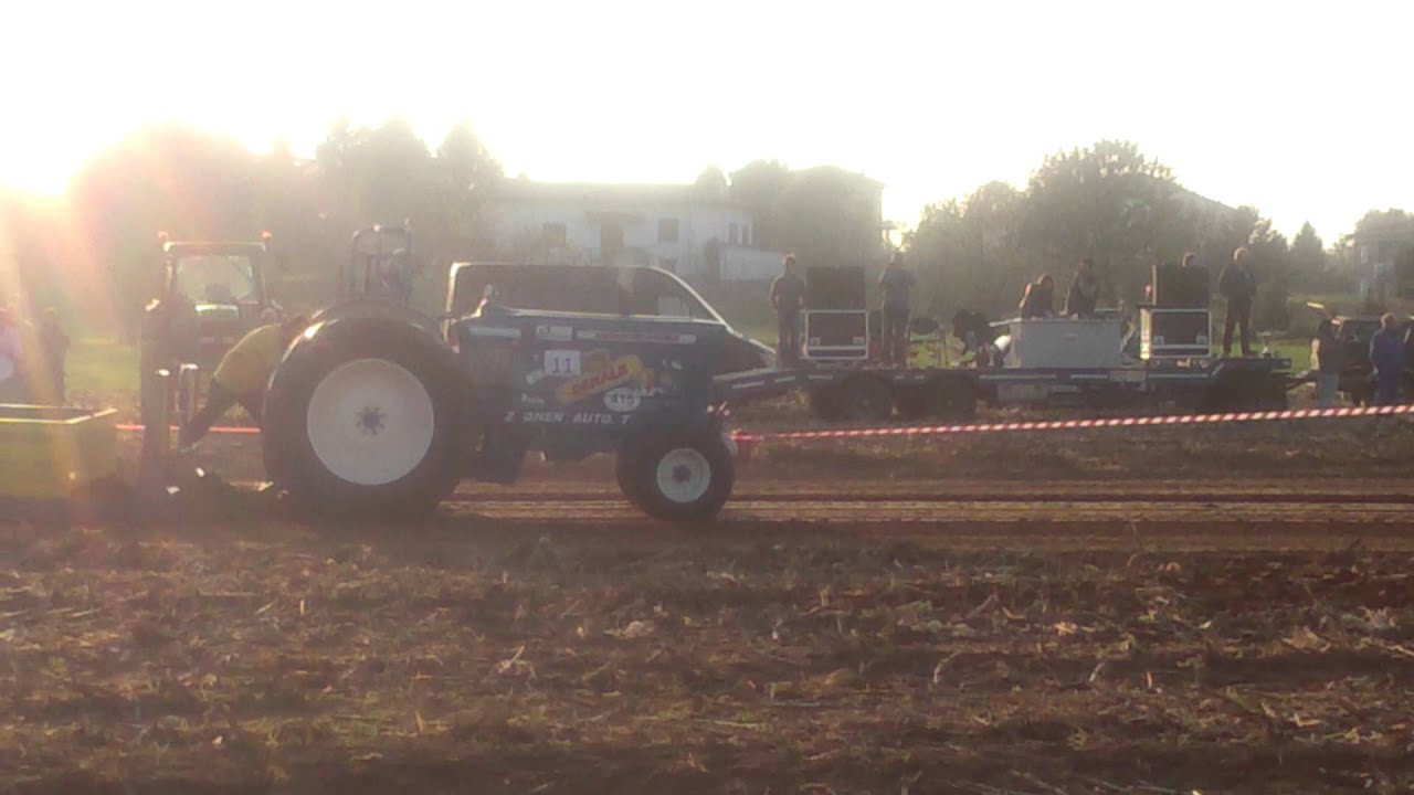 Ford 5000 fast pulling rogoredo, Casatenovo - YouTube