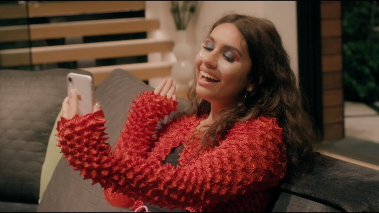 Day In The Life: Alessia Cara’s Best Day - YouTube