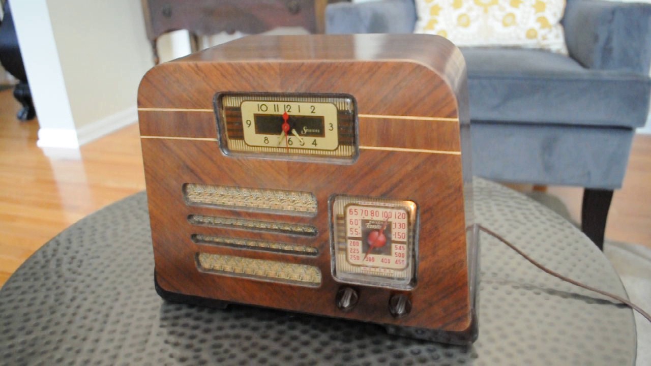 1939 Philco PT-69 Clock Radio (RESTORED!) - YouTube
