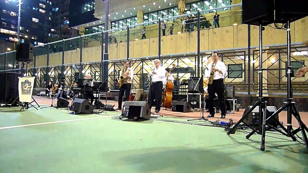 Victoria Jazz Band Part 6 at《開放音樂》灣仔區街頭音樂 Street Music at WC - YouTube