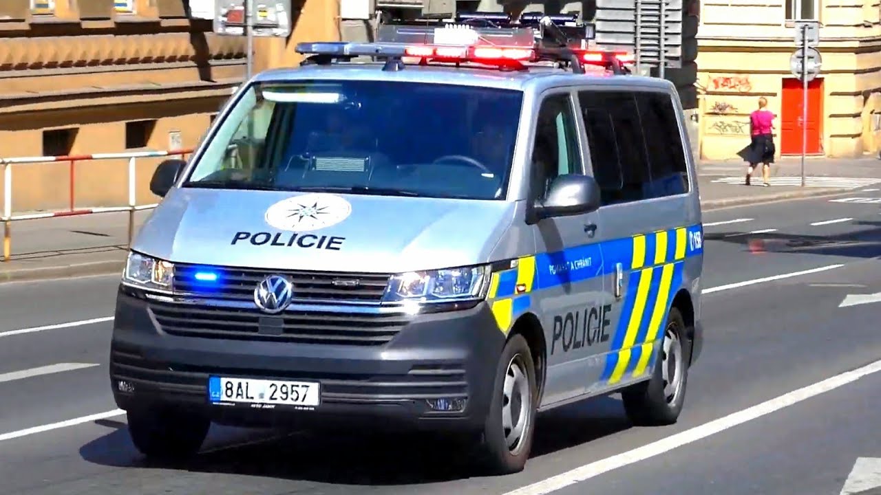 VW T6.1 Dopravní Služby Policie ČR Praha - YouTube