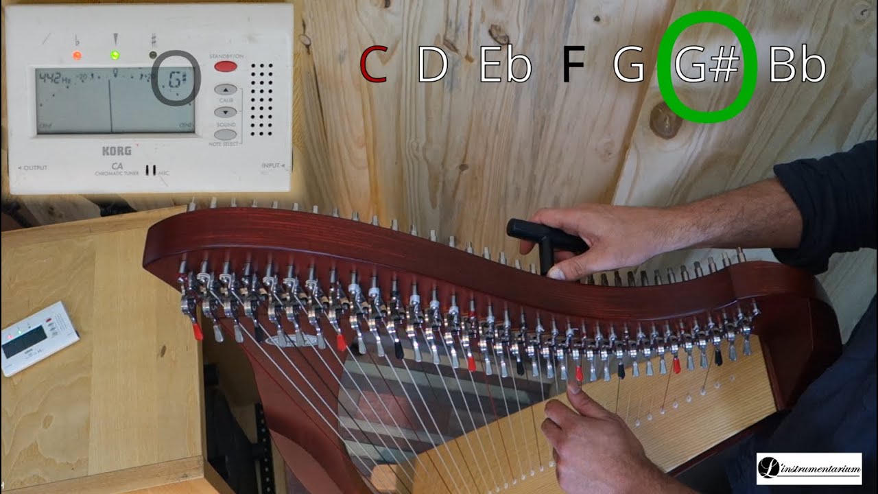 Comment accorder une harpe celtique - YouTube
