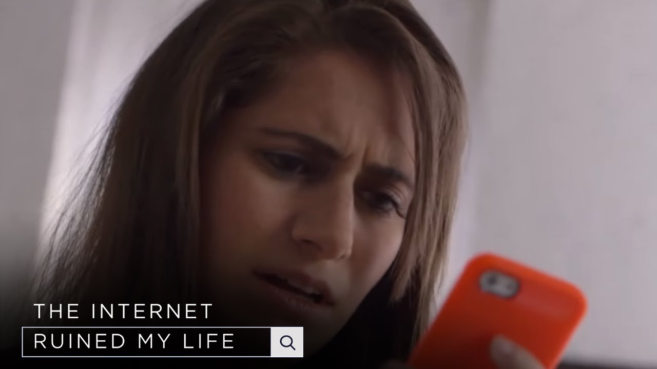 THE INTERNET RUINED MY LIFE | Sneak Peek Episode 105 | SYFY - YouTube
