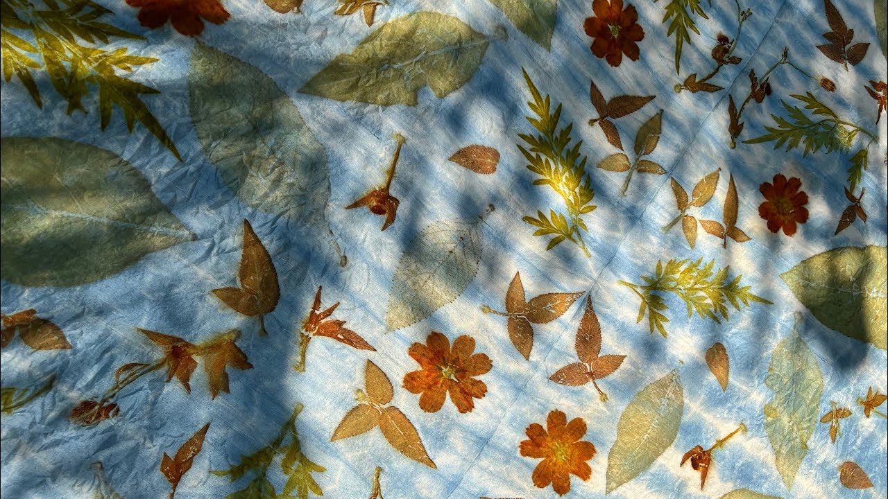 ecoprinting with wild flower - YouTube
