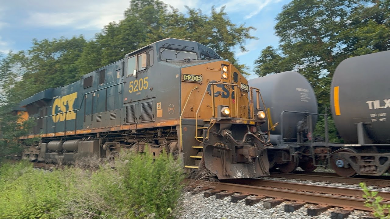 CSX 5205 ES40DC leads CSX M217 through Manville NJ 7/2/2024 - YouTube