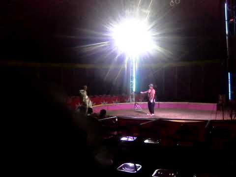 En el poderoso circo luxor - YouTube