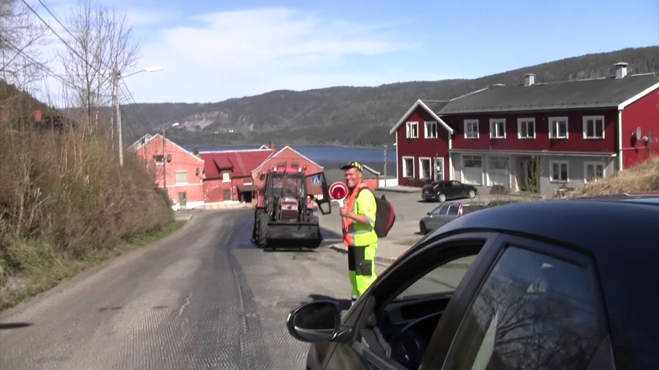 Senk farten - asfaltarbeid pågår! - YouTube