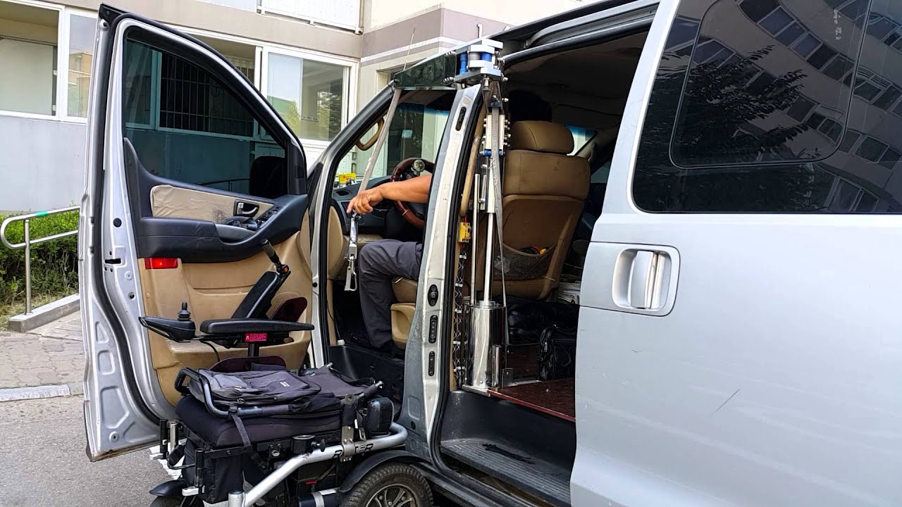 장애인을 위한 전동휠체어 리프트 - YouTube