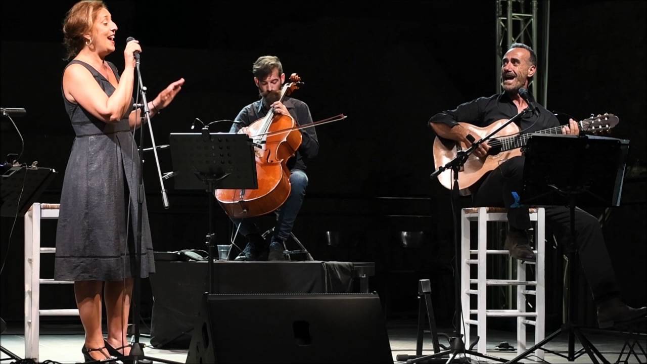 ΜΟΥΣΙΚΟ ΣΥΝΟΛΟ "ΒΑΓΓΕΛΗΣ ΤΡΙΓΚΑΣ" / ΛΑΟΣ ΚΑΙ ΚΟΛΩΝΑΚΙ - YouTube