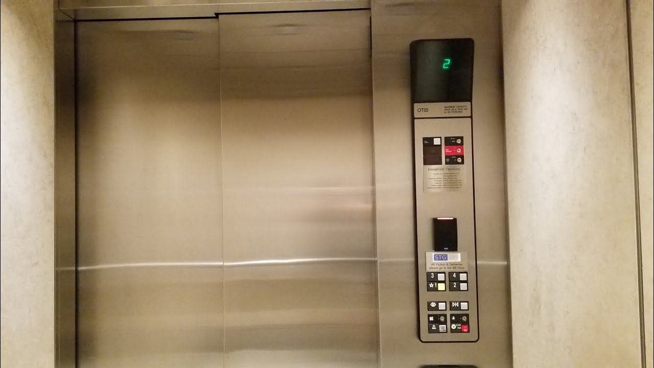 Otis Series 1 LVM 211 Hydraulic Elevator - 428 University Ave, Palo ...