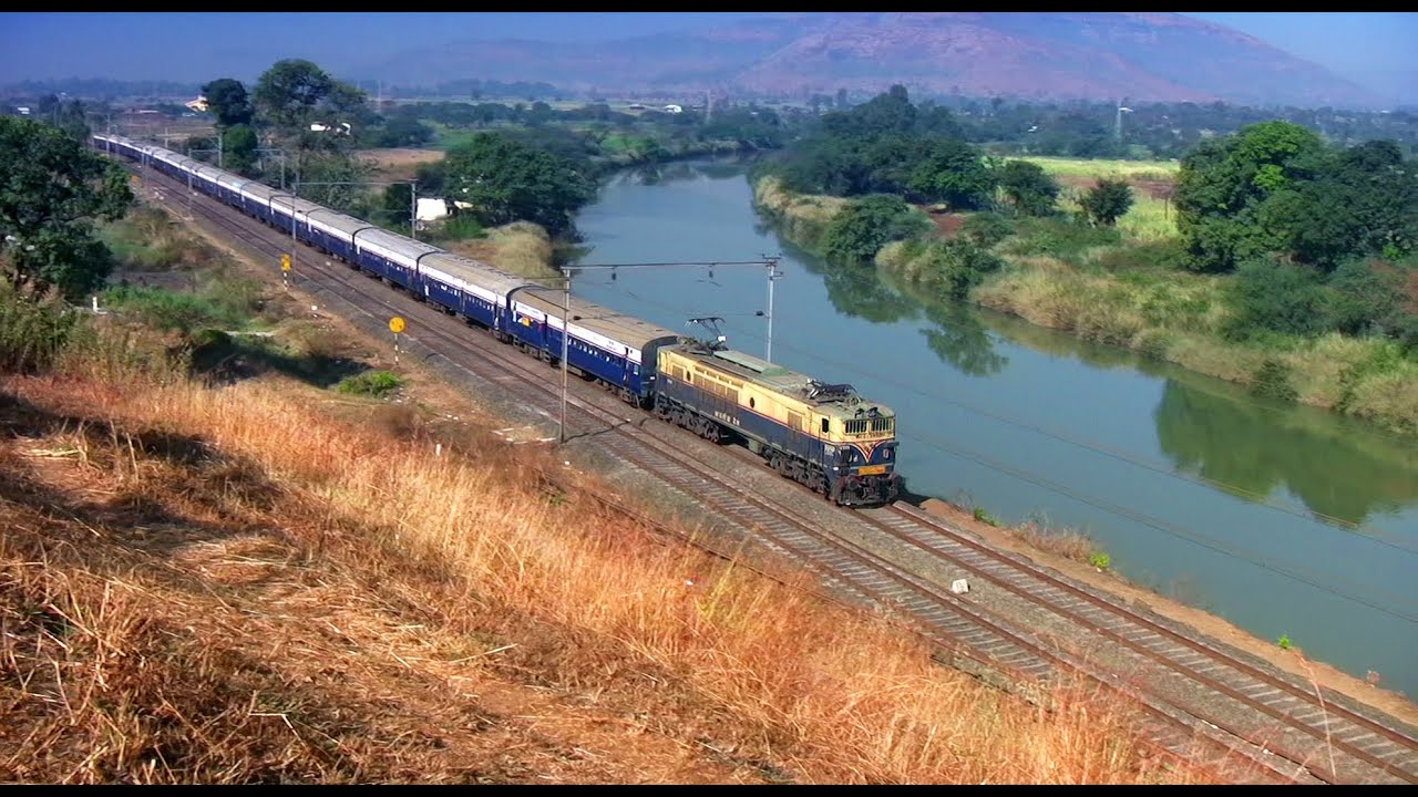 Extinct Howling WCG-2 Loco: WCG-2 with Deccan Express at Kamshet - YouTube