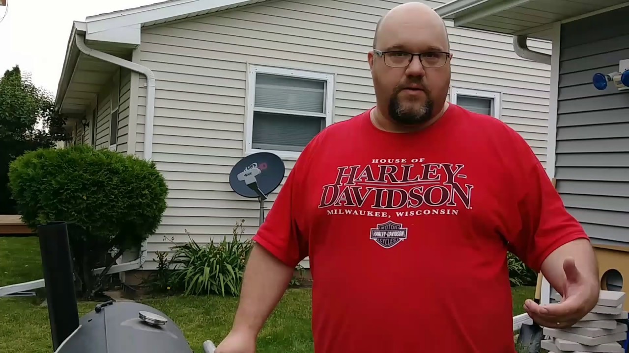 Smokin Ribs with Big Kiss - YouTube