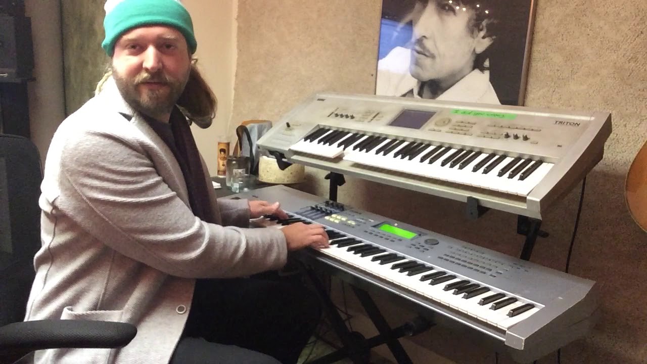 Elliott - the keys on "for the first time" - YouTube