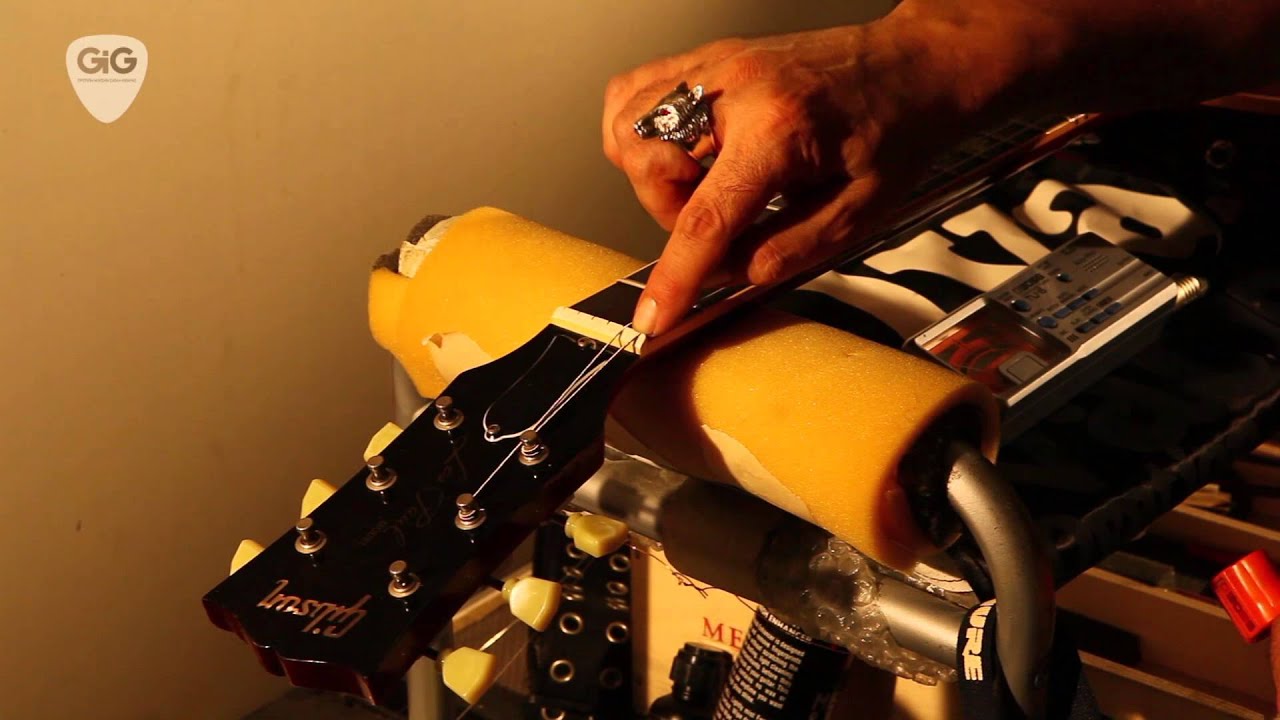Gibson Les Paul - Αλλαγή χορδών - YouTube