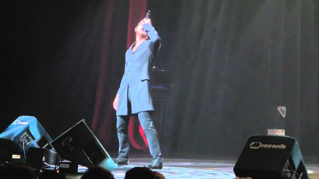 Pinball Wizard mit Kevin Weatherspoon - YouTube