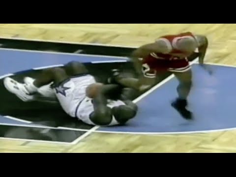 Bulls Defense on Shaq - 8/19 FG (42%) - 1996 ECF Game 3 - YouTube