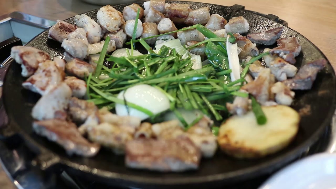 [ASMR] grilled beef tripe 강서구 마곡곱창 곱창모듬 - YouTube