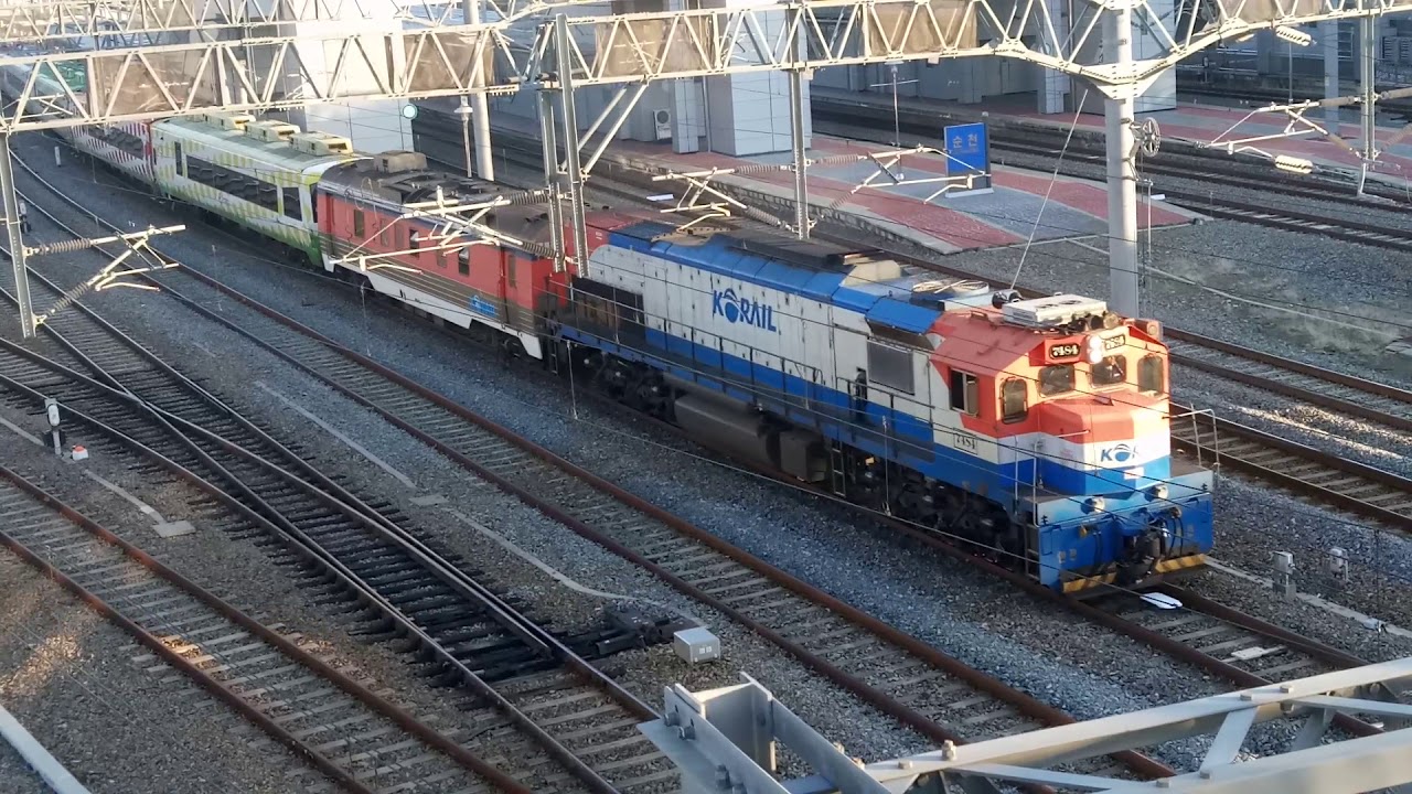 디젤기관차 7484호 견인 E-Train(전산상 임시 새마을호)#4820 열차 - YouTube