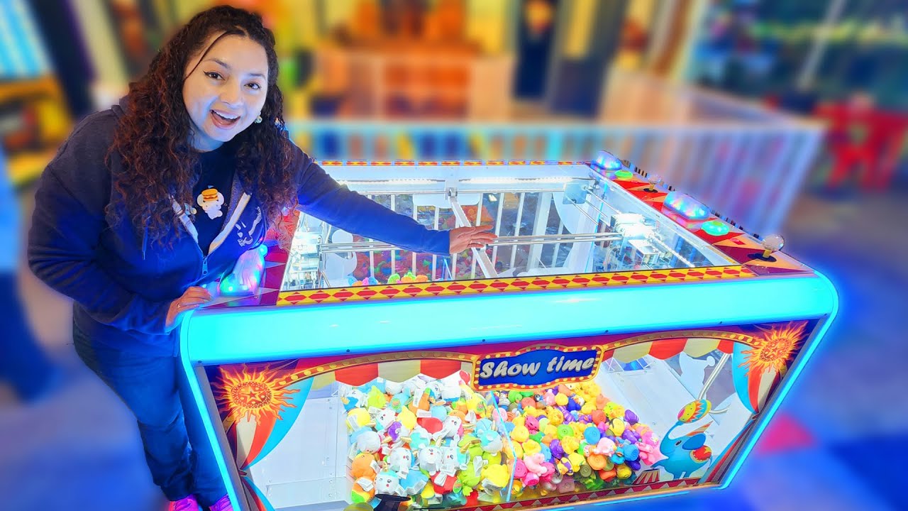 It's SHOWTIME! - COOL Claw Machine! - YouTube