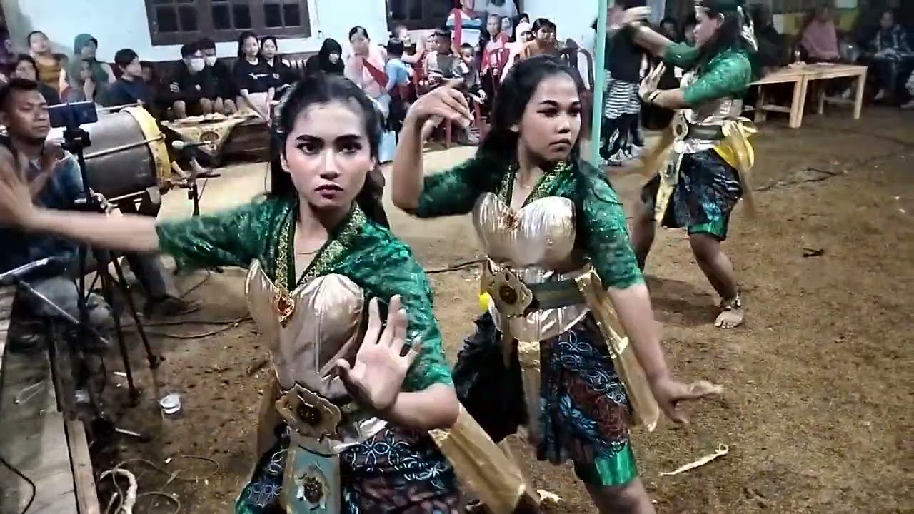 Jathilan Budi Sarwo Bekso Kaliharjo - Jathilan Putri Ndadi - Lagu NYI ...