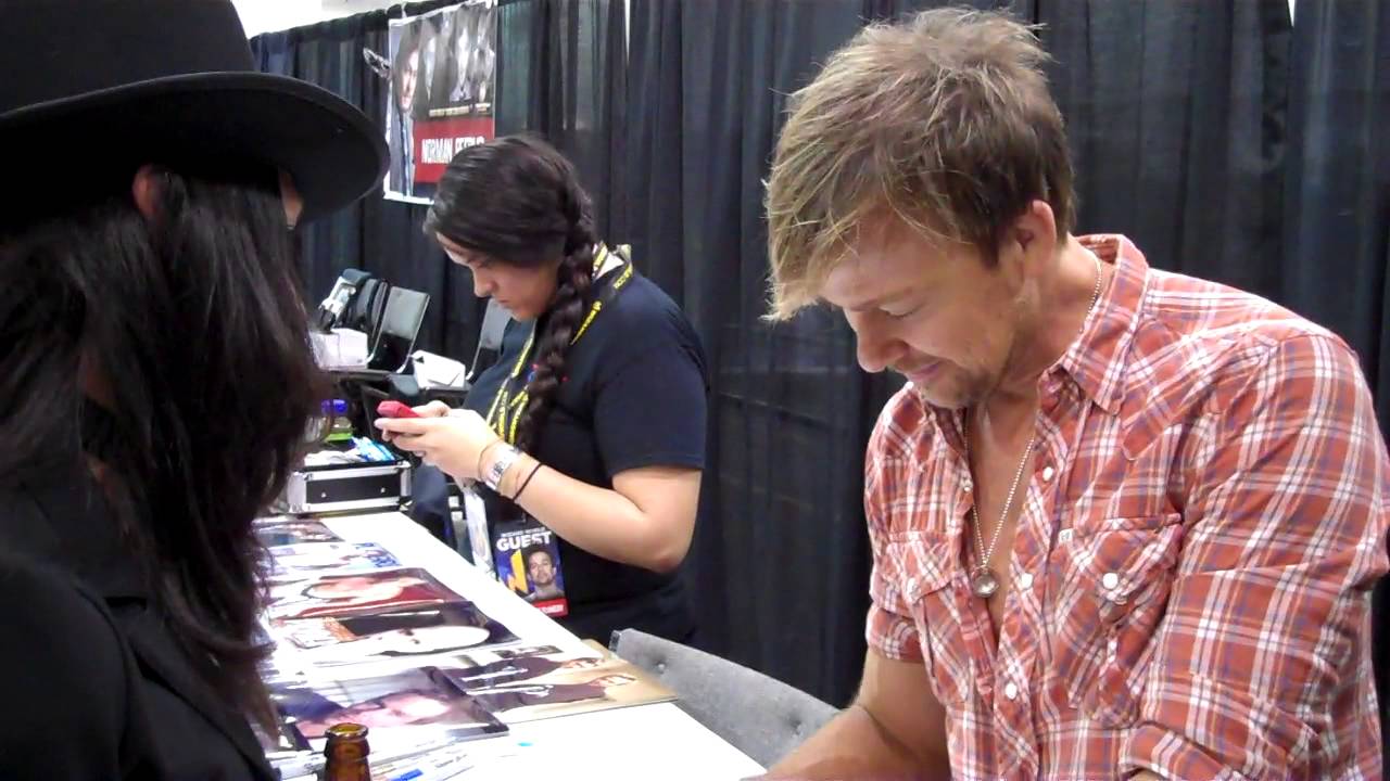 My Sister meets Sean Patrick Flannery!! - YouTube