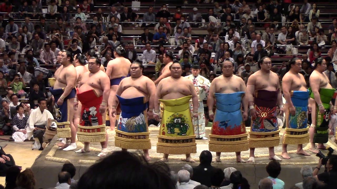 The upper class Sumo wrestlers show up on the Dohyo ring. - YouTube
