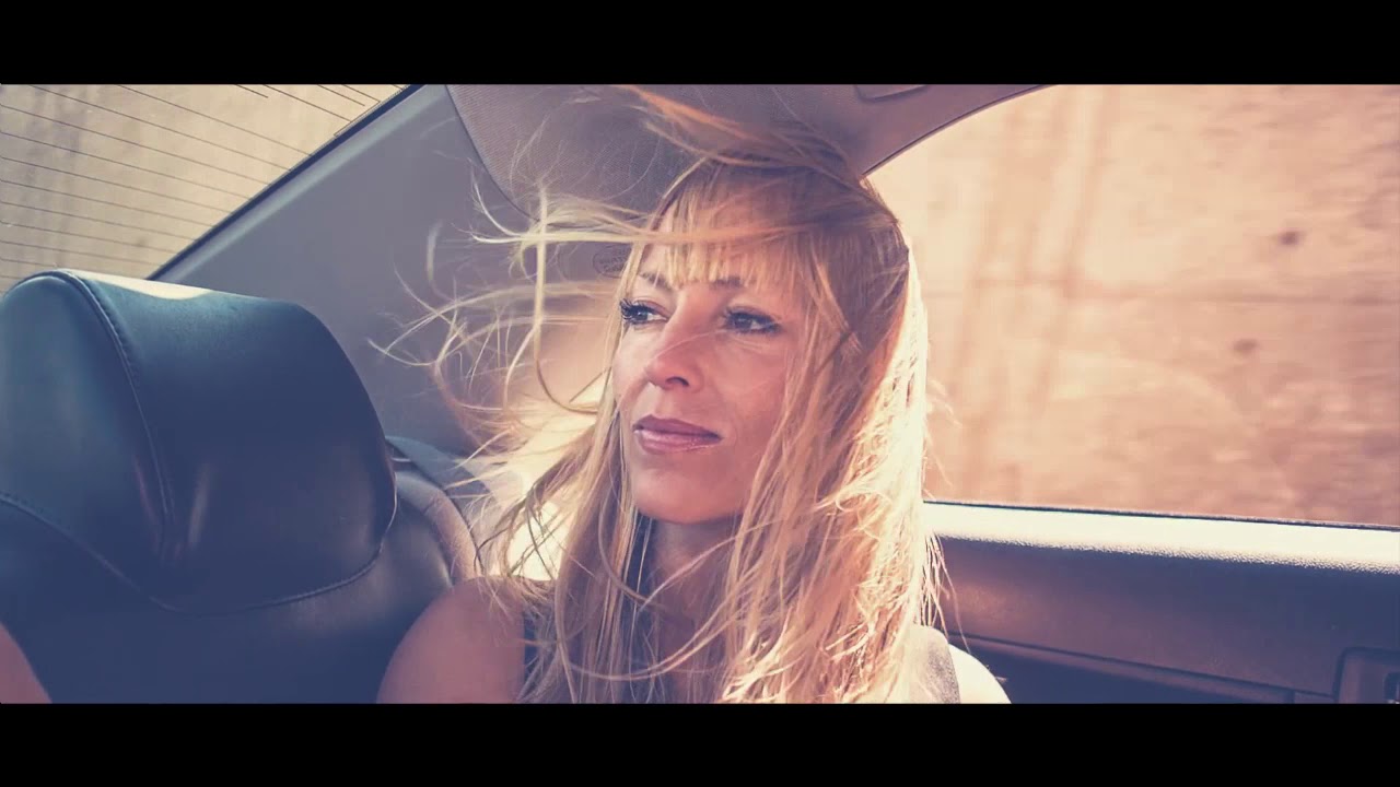 Nidza Bleja La Sagrada Familia OFFICIAL HD VIDE - YouTube