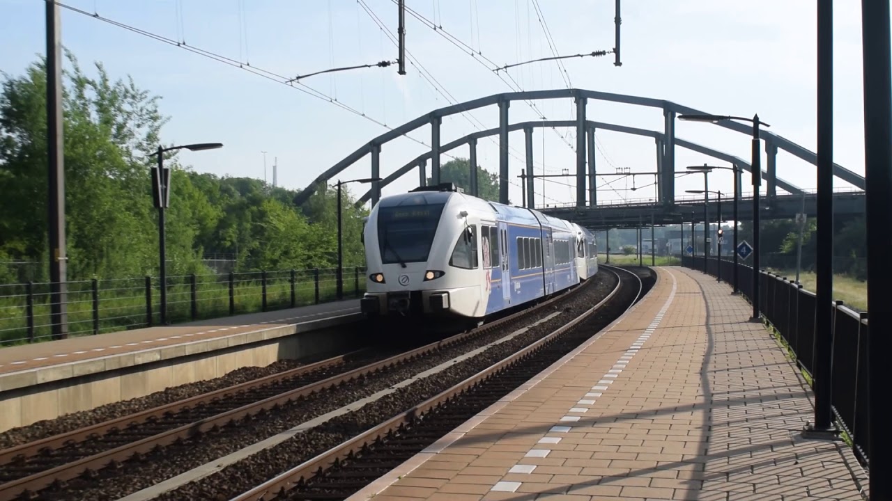 (Zeldzaam) Arriva GTW-D 277 en 389 als LM doorkomst door Beek-Elsloo ...