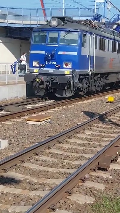 Wjazd EU07-244 z IC PIAST na stację Poznań Główny [siódemka która ma już niestety status OG] # ...