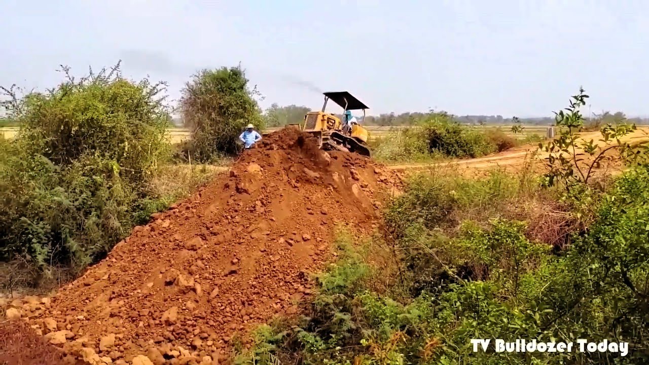 Amazing Project Of Bulldozers To Build Roads, Bulldozers Spread Roads ...