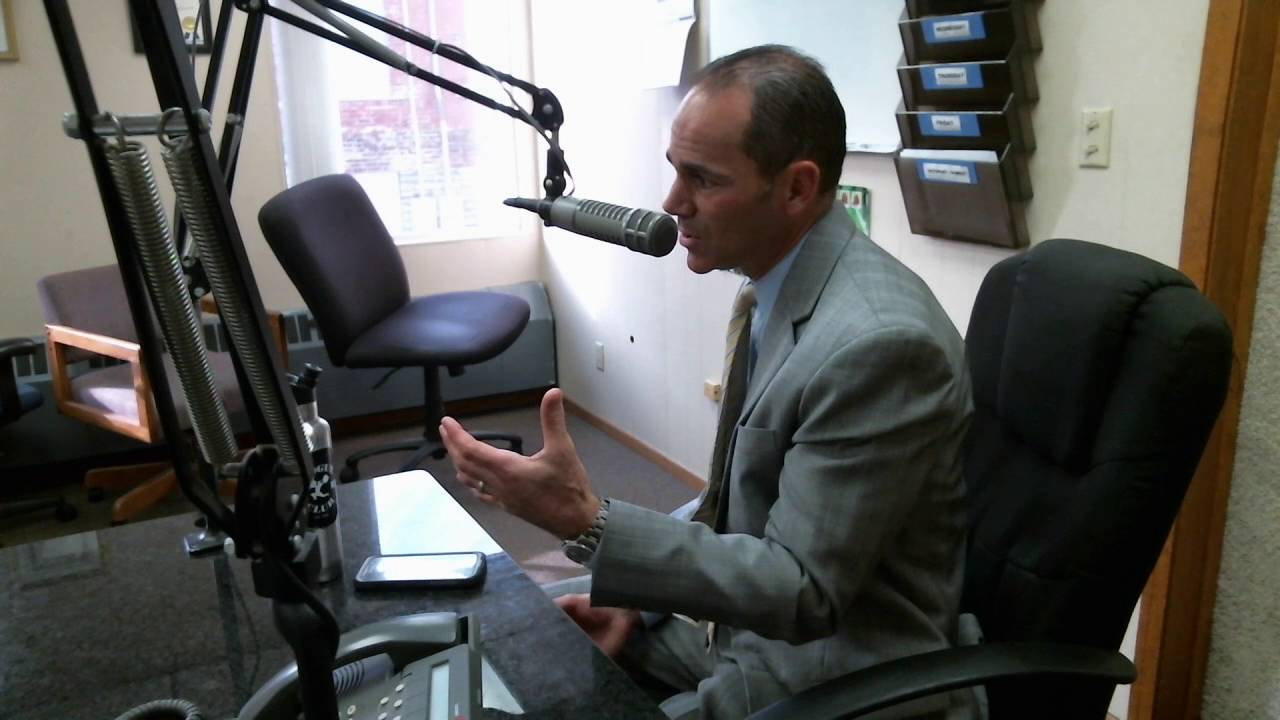 Dr Clinton Muench from the Orthopedic and Fracture Clinic on AM ...