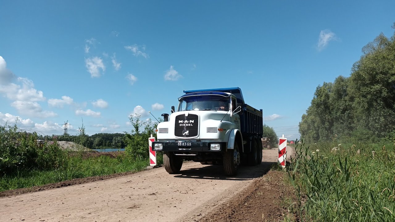 MAN Truck oldtimer Bij HIGRO Raamsdonkveer - YouTube