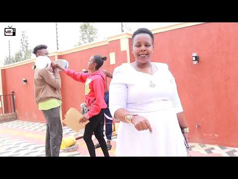 NYANYO TEACHING ME HOW TO DO IT - YouTube