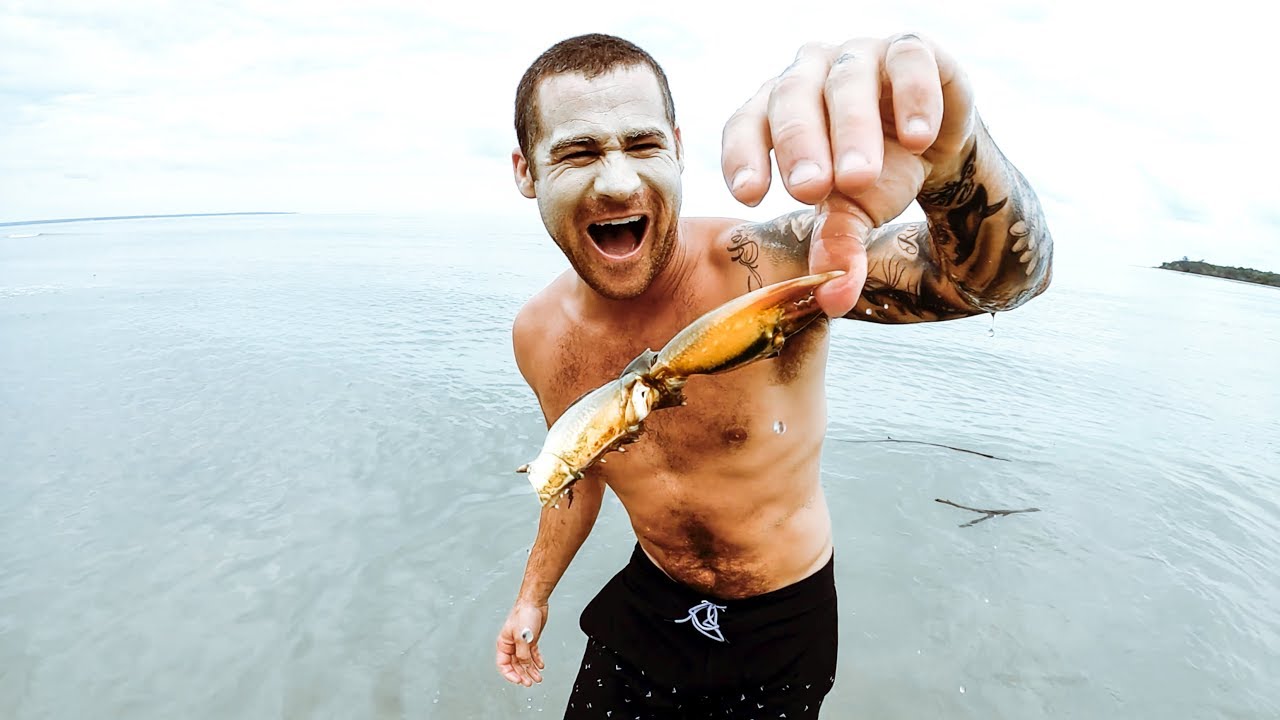 HELICOPTER MUD CRAB AND BARRA FISHING Catch And Cook (Almost Lost My ...