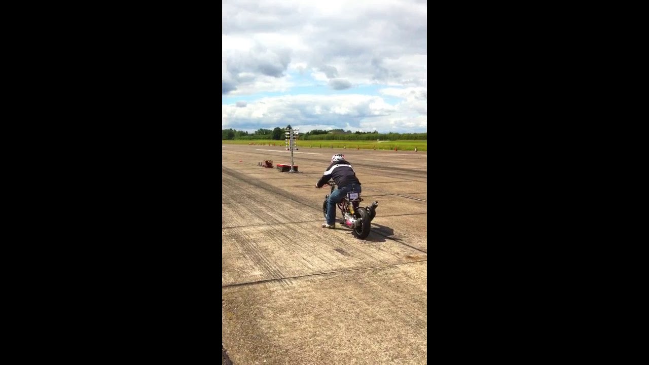 Gilera Runner 172cc Sprinter beating another 600cc super bike quarter ...