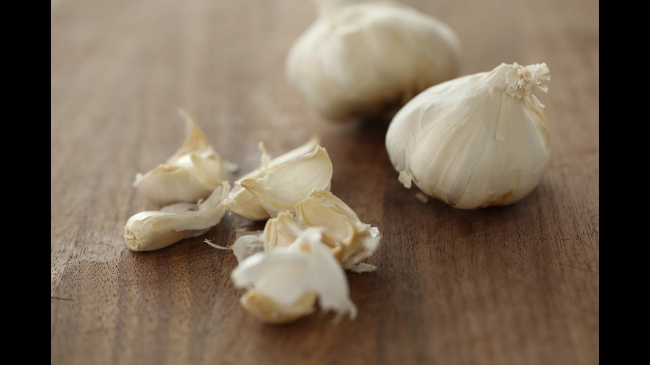 Sara Lynns's Awesome Garlic Tips! - YouTube