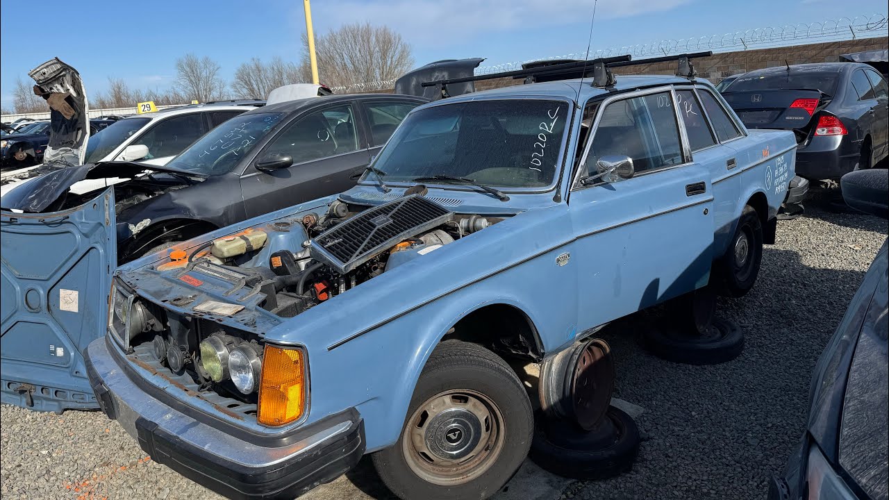 1979 Volvo 244 at Junkyard - YouTube